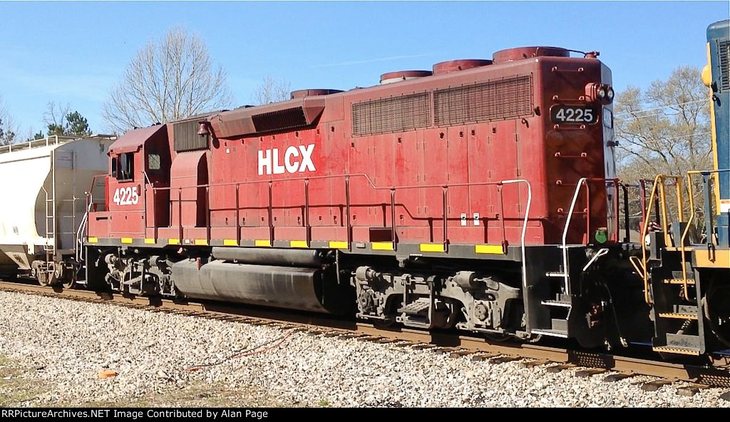 HLCX GP40 4225 and CSX GP40-2 6092